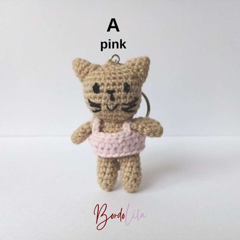 Amigurumi Cat Keychain, Handmade Crochet Beige Cat Keychain, Tiny Beige ...