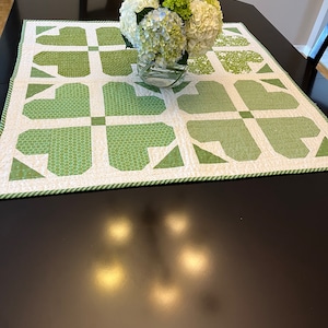 Handmade Farmhouse Flowers Large Table Topper - Etsy