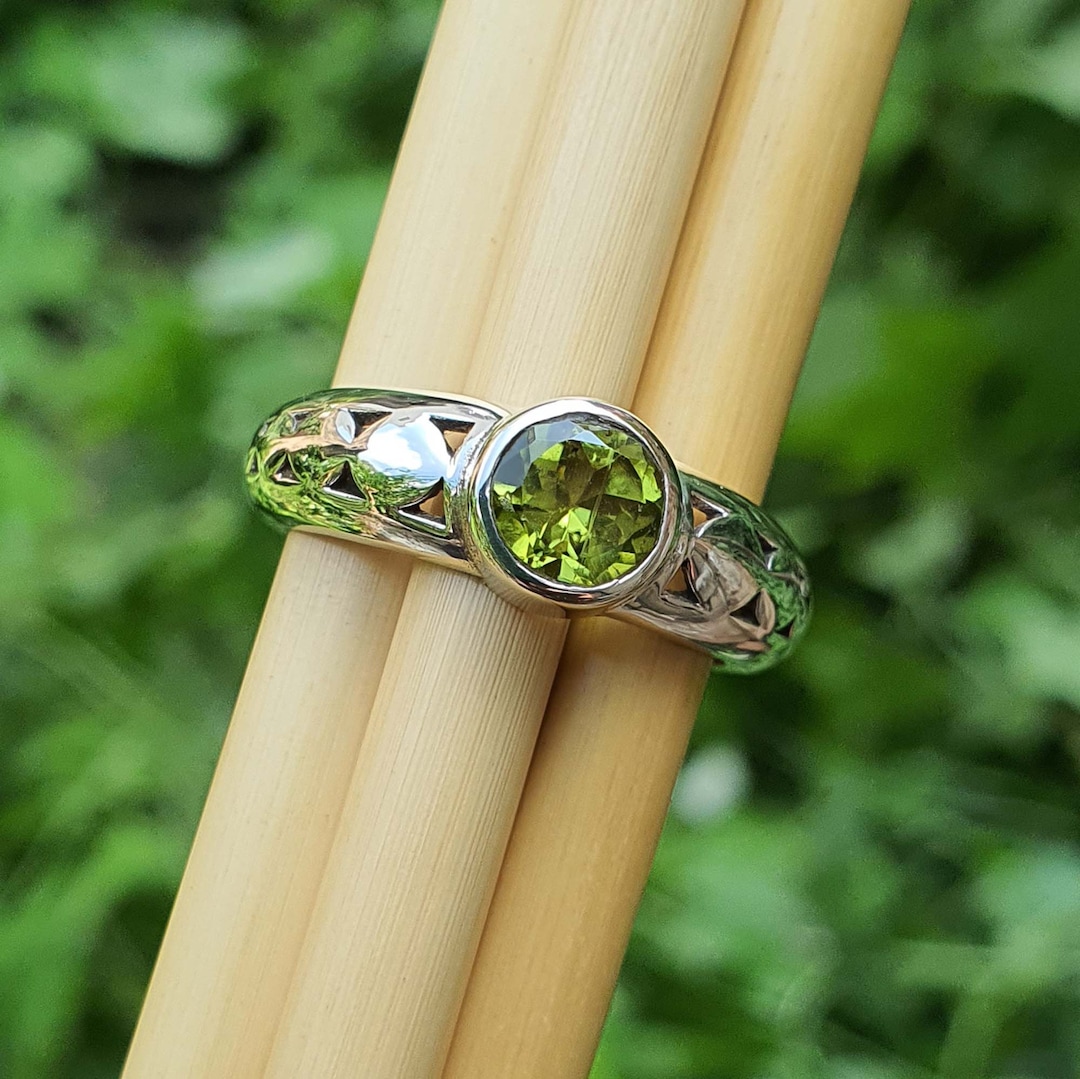 Round Peridot Ring Men * August Birthstone Ring * Mens Peridot Ring ...