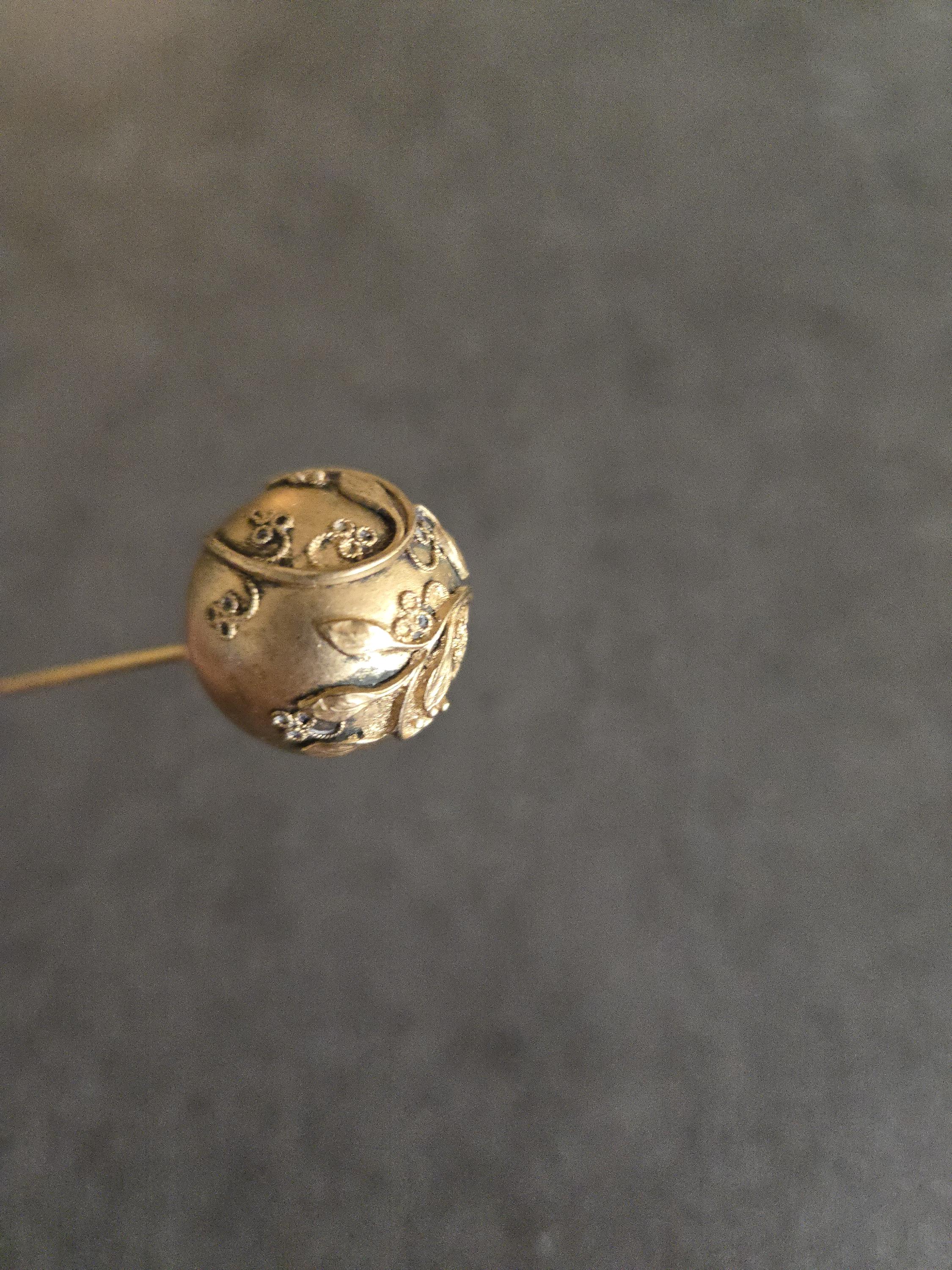Vintage Gold Embosed Leaf Design Hat Pin 6.5