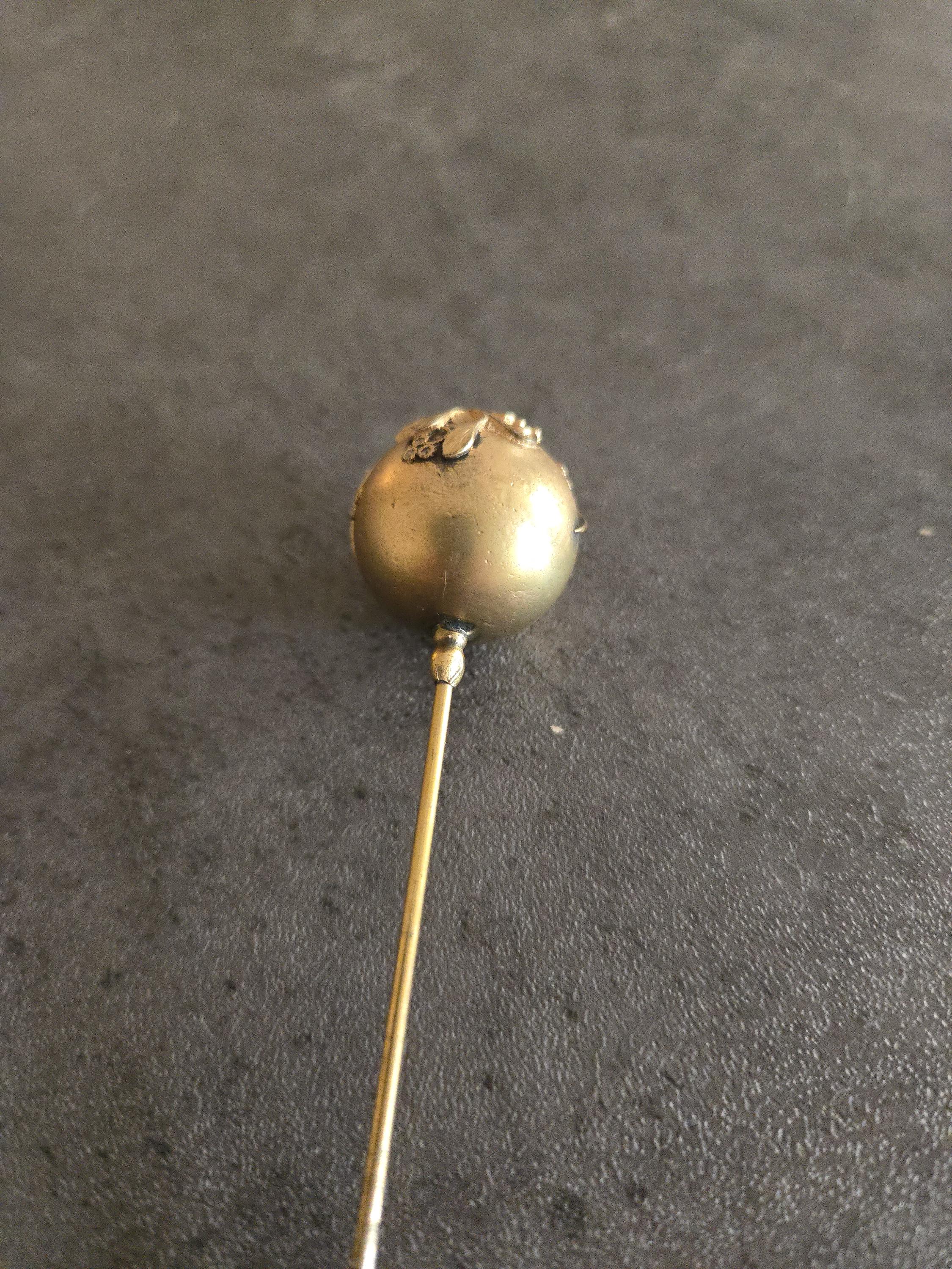 Vintage Gold Embosed Leaf Design Hat Pin 6.5