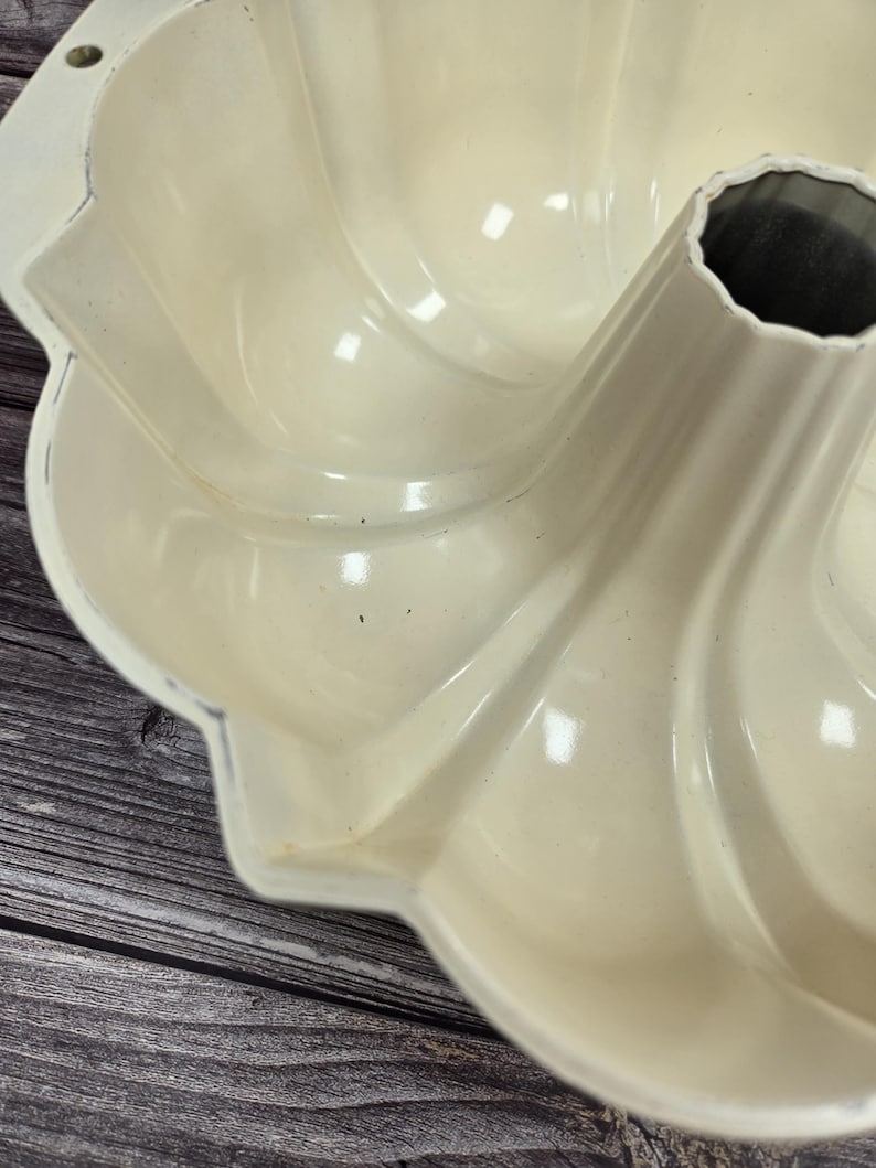 Vintage Nordic Ware Fluted Best Bundt Cake Pan Ombre Avocado Green - Etsy