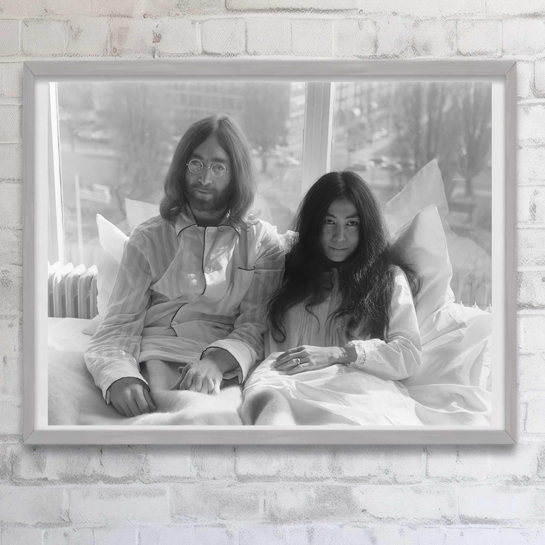 John Lennon and Yoko Ono Bed-in 1969 Printable Wall Art – Iconic ...