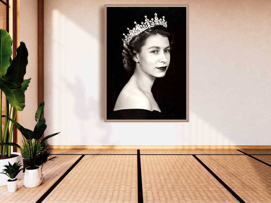 Queen Elizabeth II Portrait | British Royal Family | Buckingham Palace ...