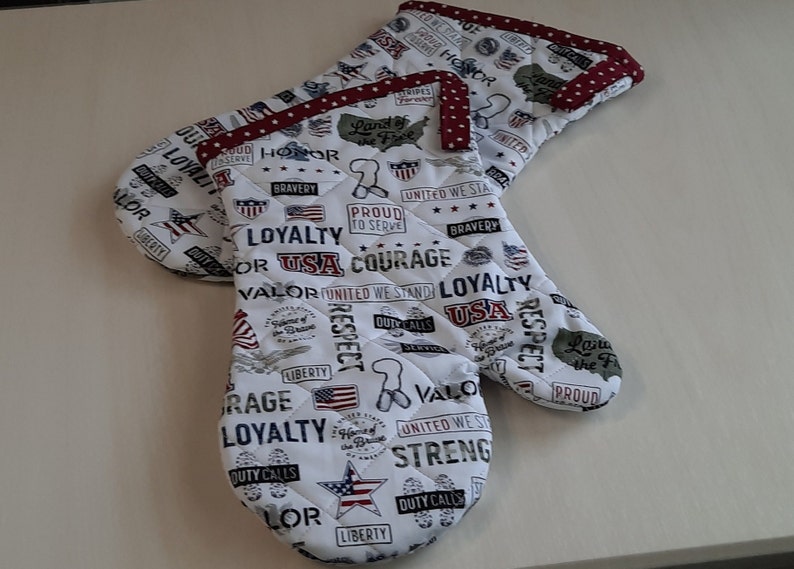 Hand Made and Quilted Patriotic Oven Mitts!!! - Etsy