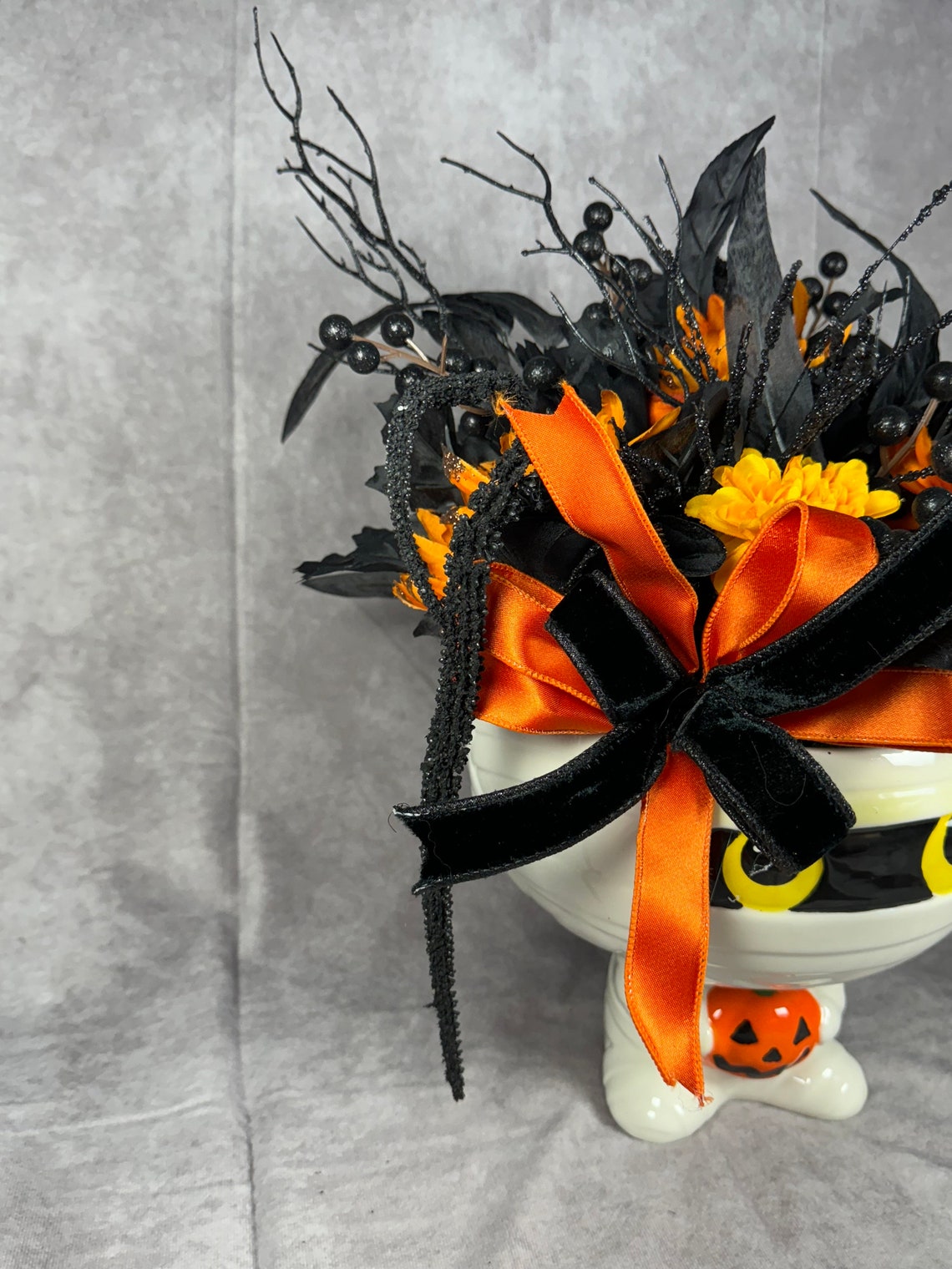 Halloween Mummy Holding Pumpkin Planter Flower Floral Centerpiece ...
