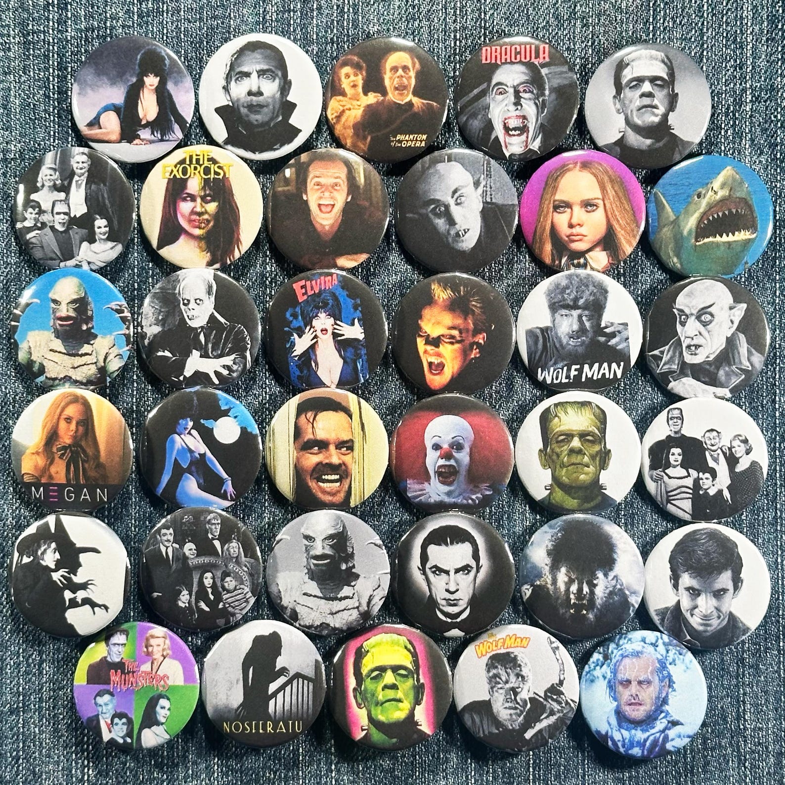 Horror Movie Character Pinback Buttons Set of 100 Pins, Halloween ...