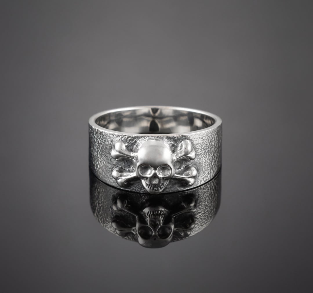 Skull and Crossbones Ring for Men / Gothic Style Pirate Ring/ Horror ...