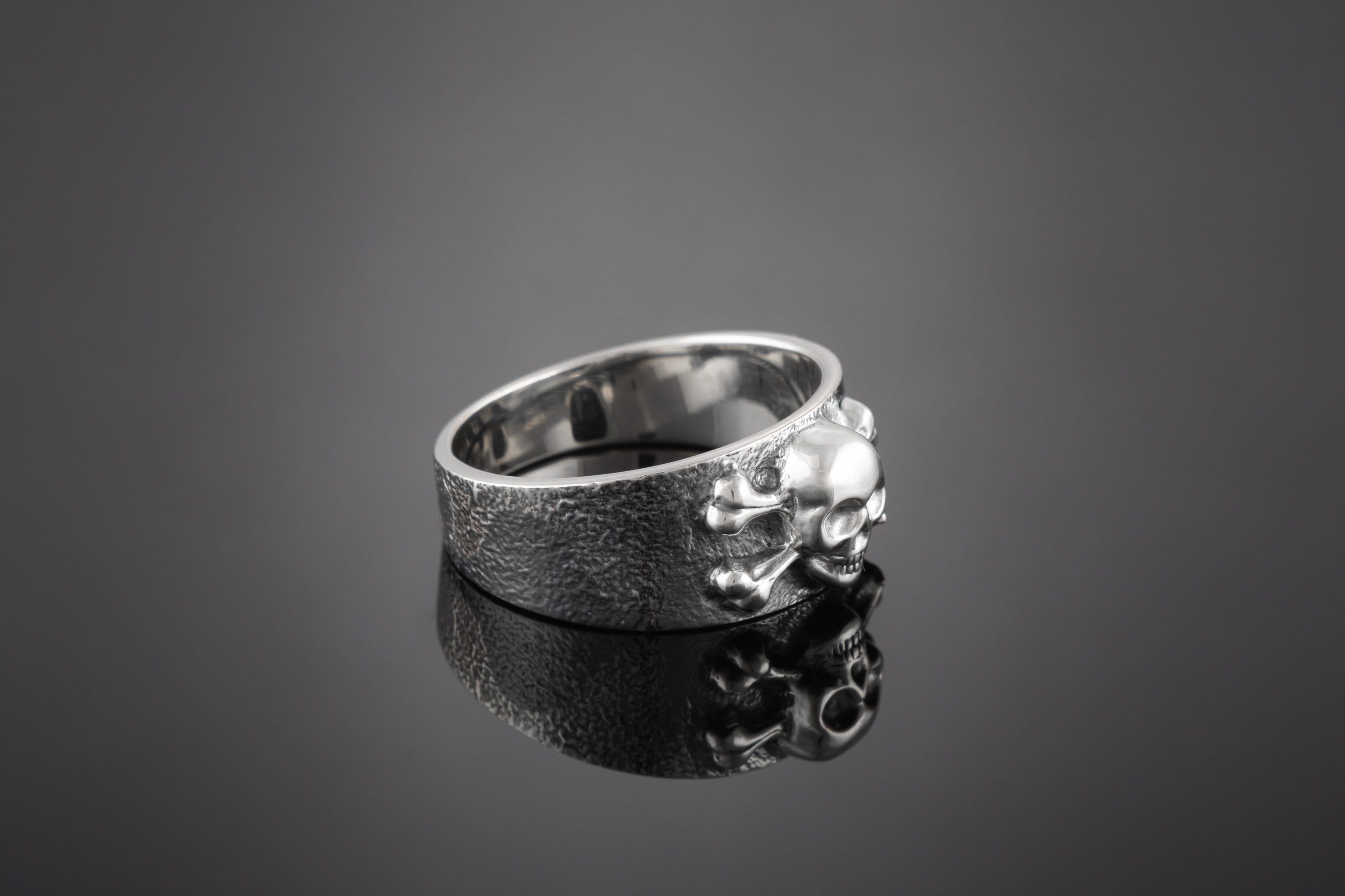 Skull and Crossbones Ring for Men / Gothic Style Pirate Ring/ Horror ...