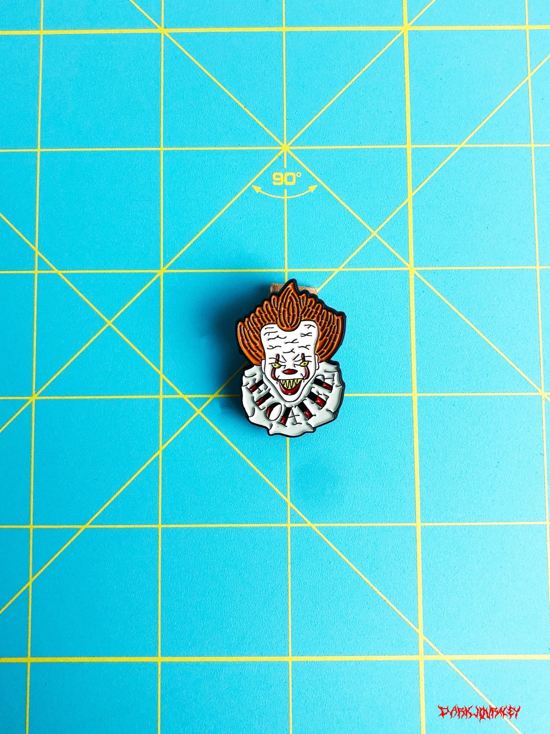 Pennywise IT Horror Pin Brooch - Etsy