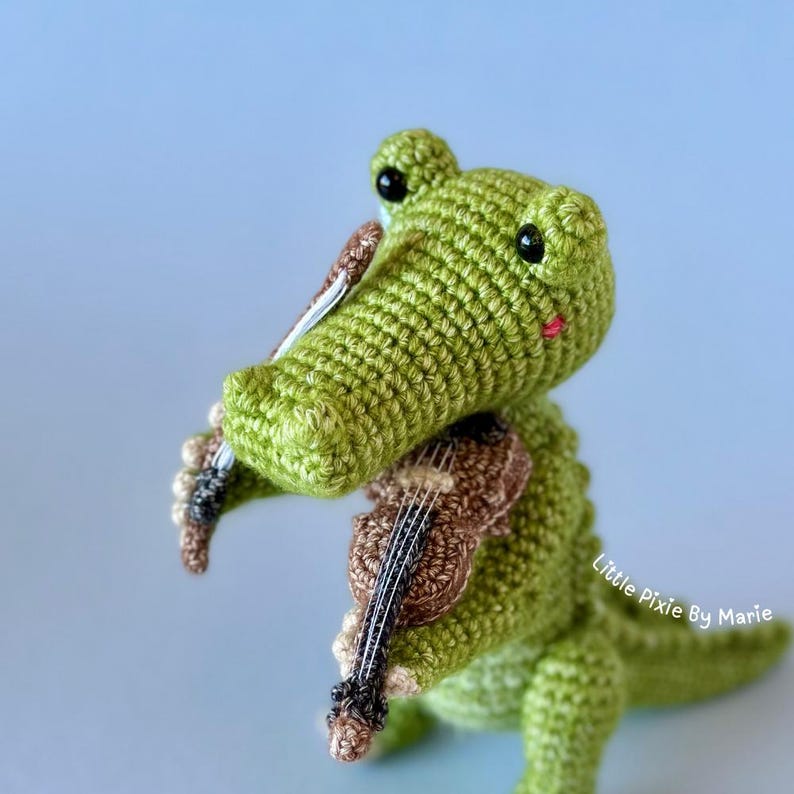 Alligator Crochet Pattern: Alfie the Violin Player (PDF Pattern) - Etsy
