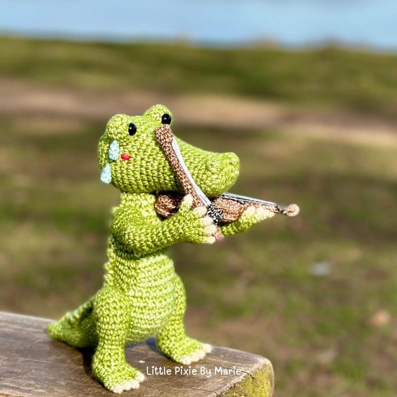 Alligator Crochet Pattern: Alfie the Violin Player (PDF Pattern) - Etsy