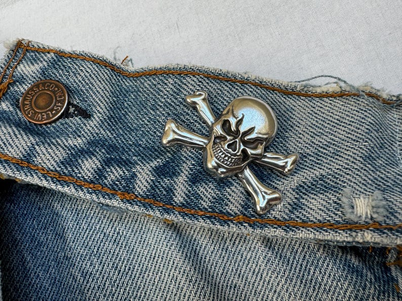 Levi's Denim Beat up Independent Intruder Biker Denim Vest With Skulls ...