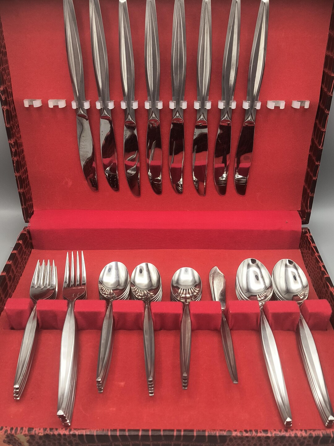 MCM Hull Westbury Stainless Steel Flatware 48 Piece Set Satin With ...