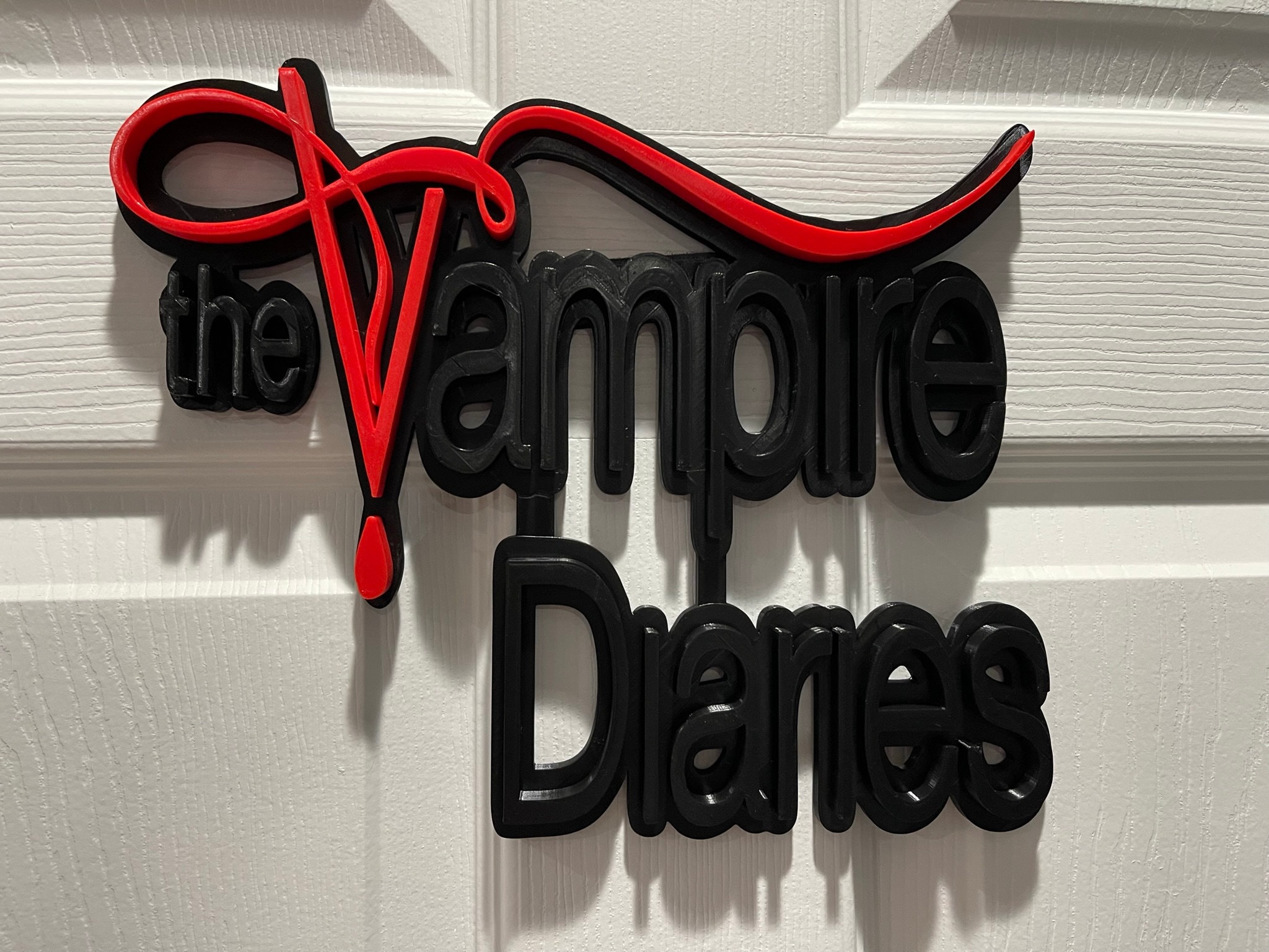 The Vampire Diaries Wall Display - Black | Red V | Sizes: Regular ...