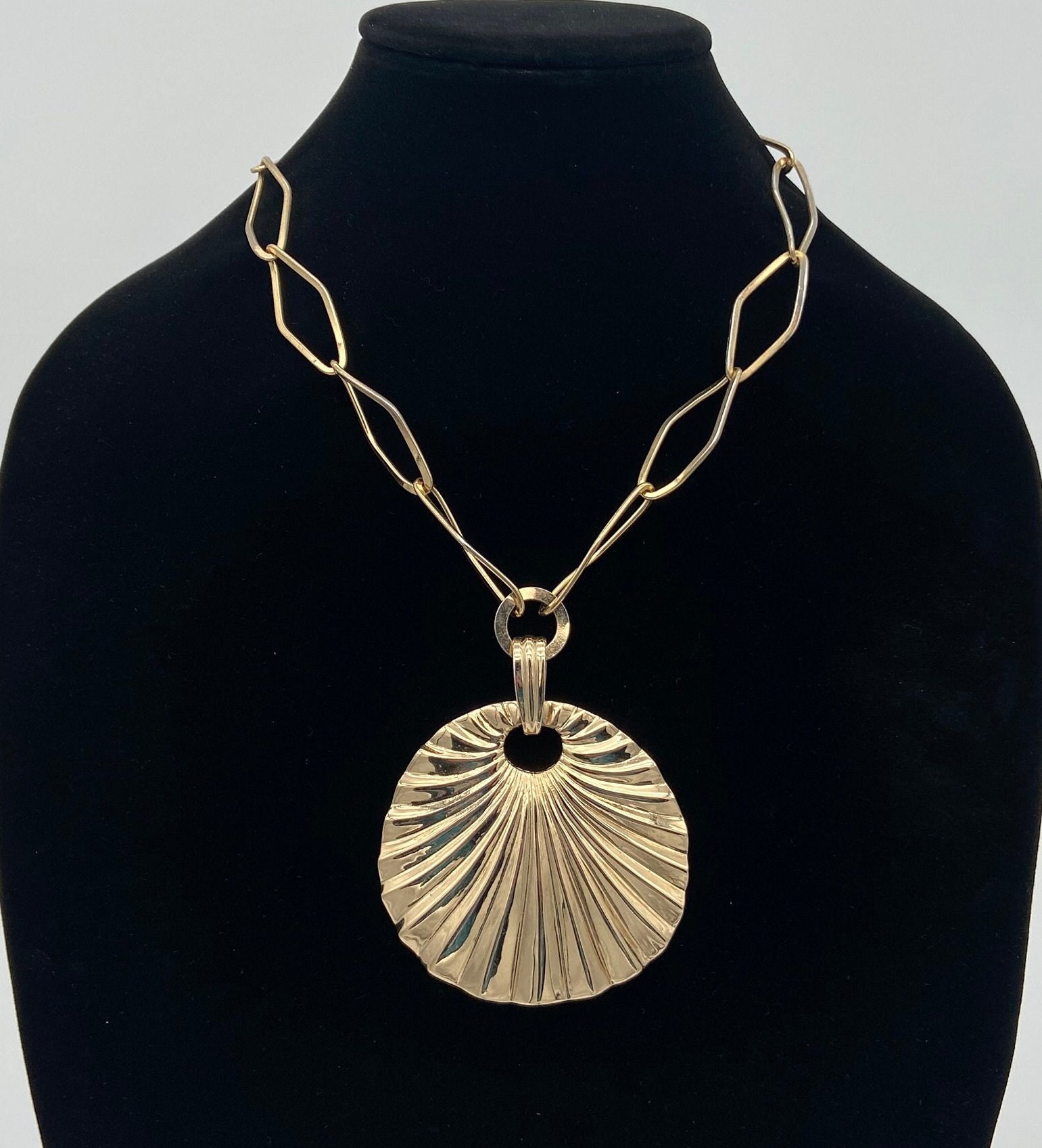 Extra Large Vintage Gold Shell Statement Necklace With Large Links ...