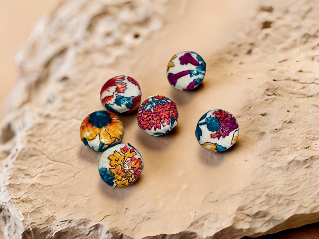 Liberty Print Buttons, Set of 6 - Etsy UK