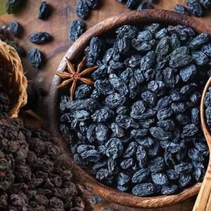 Organic Dried Grapes, Homemade Dried Grapes Without Additives ...