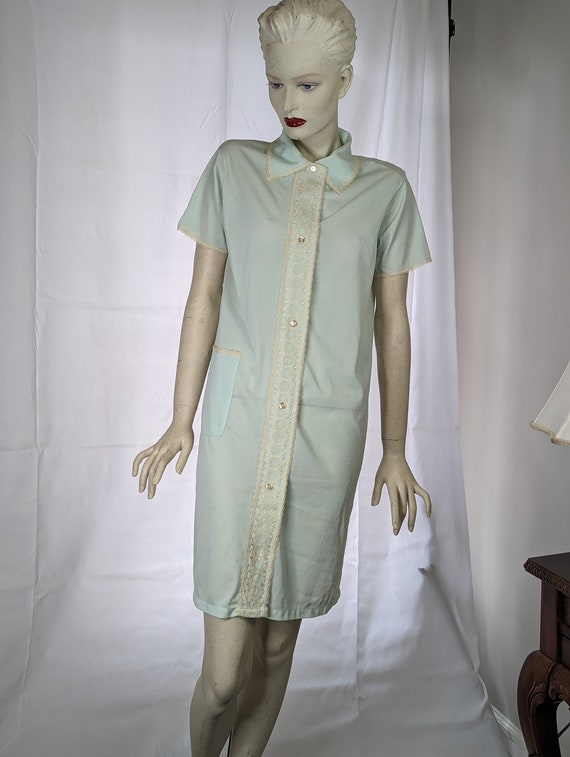 vintage housecoat nightgown - Gem