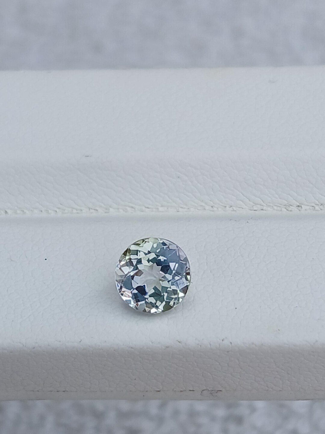 Natural Tanzanite Mermaid / Peacock Colour (green Colour With Side ...