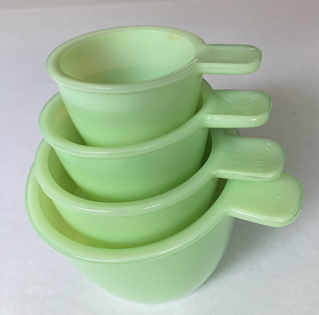 True Vintage Jadite Green Milk Glass Uranium Measuring Cup Set - Etsy
