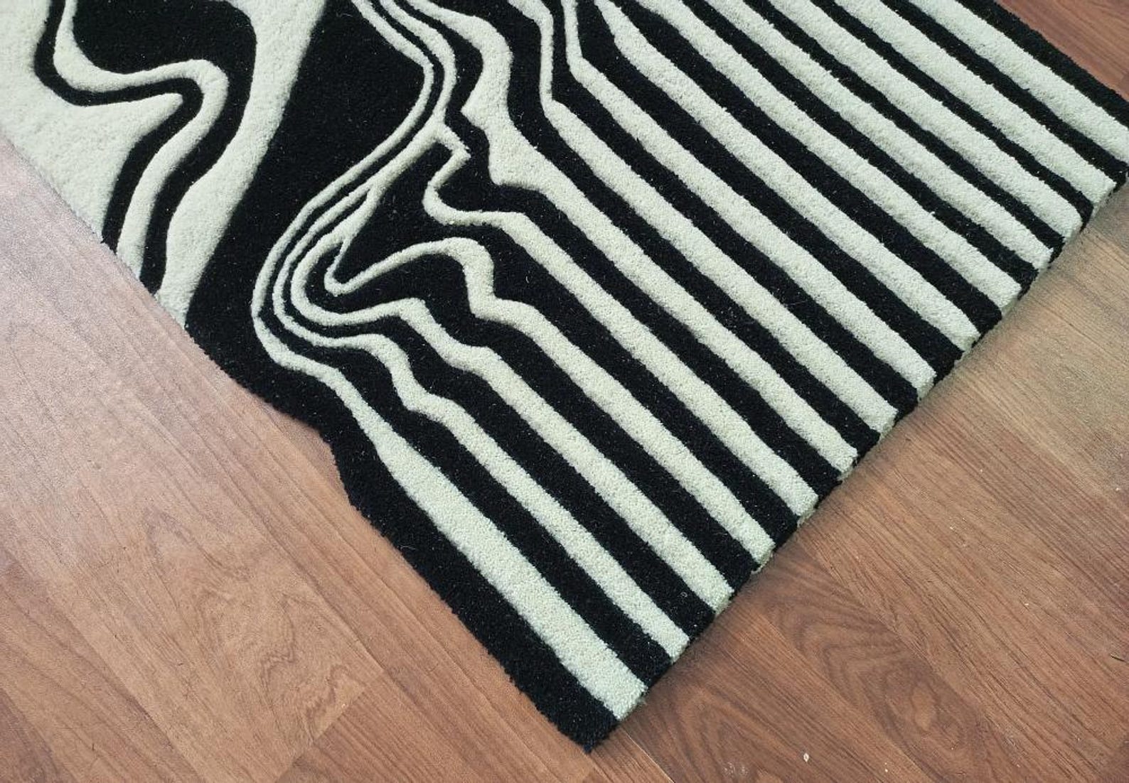 Handmade Elegant 8x10 Irregular Shape Rug ,hand-tufted Black and White ...