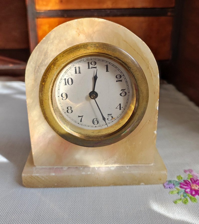 Timeless Antique Onyx Pink, Beige Marble Table Clock, Mantel Clock ...