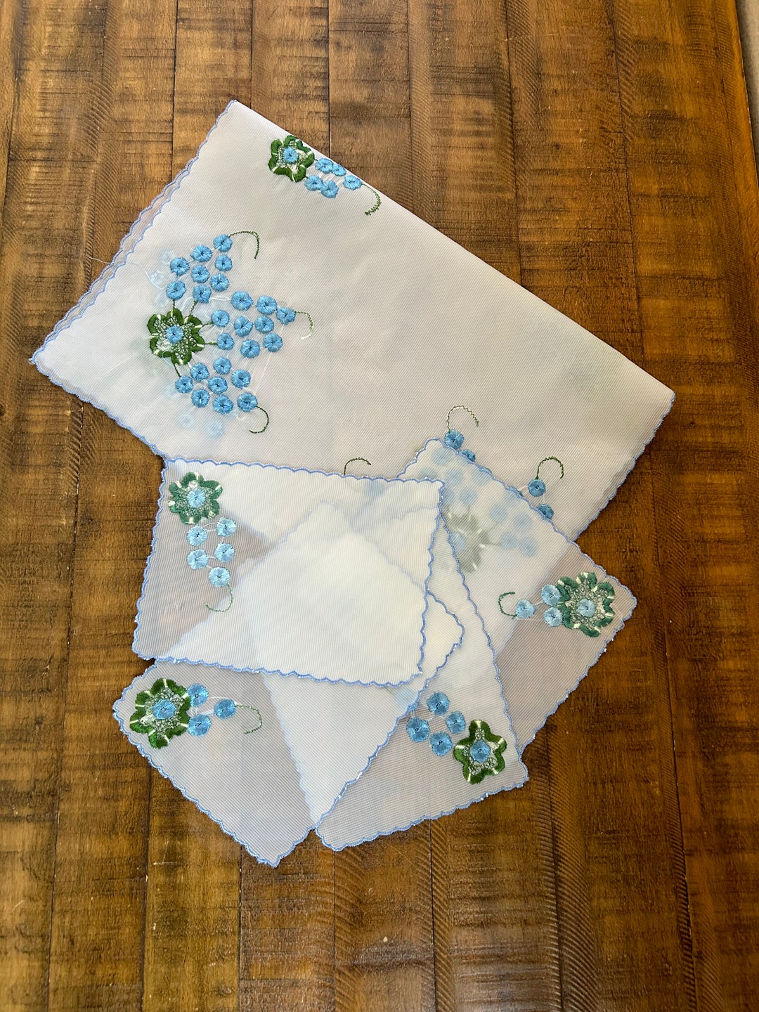 Vintage Embroidered Table Topper and Napkins Set - Etsy