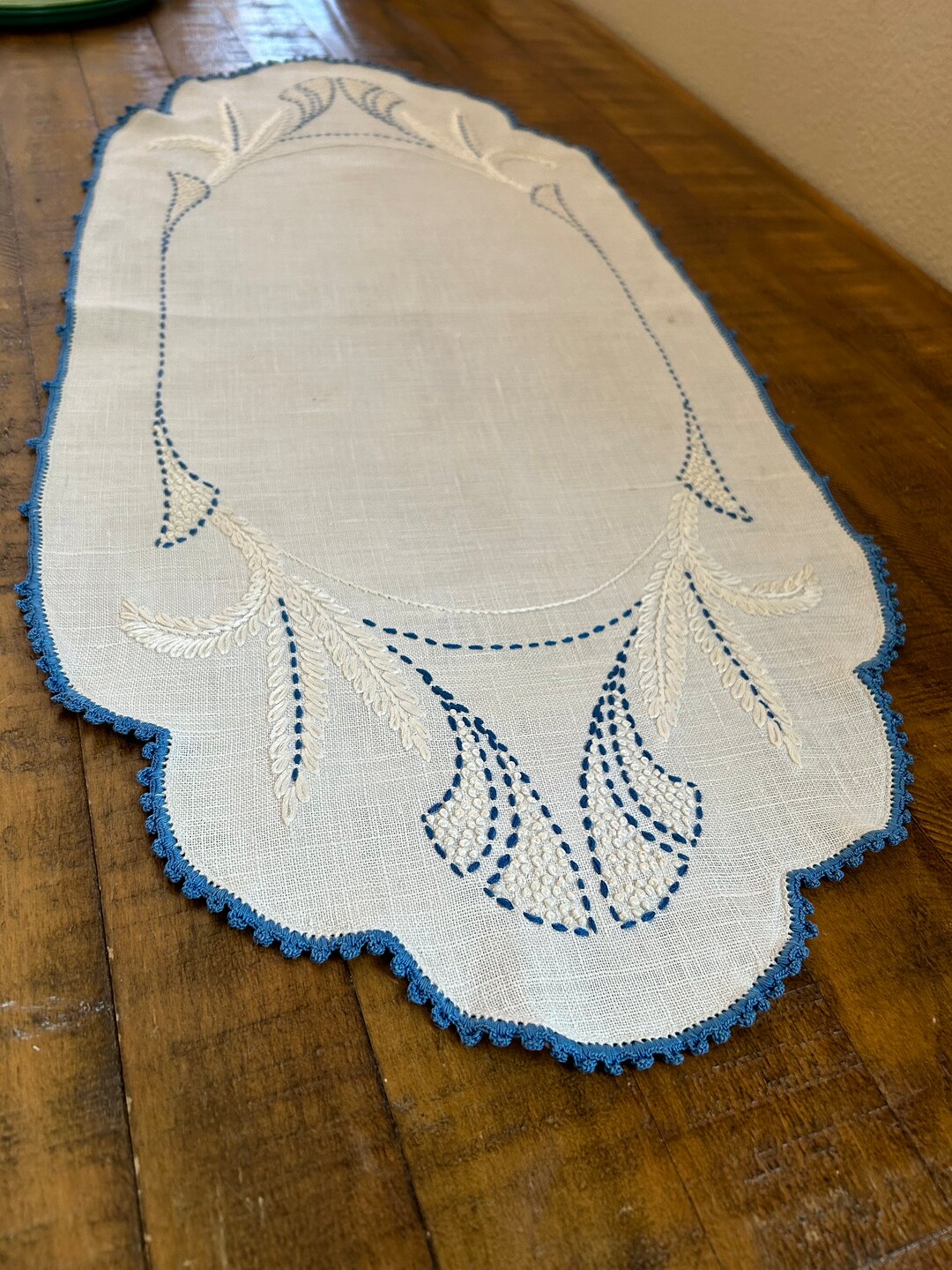 Vintage Table Runner/vintage Table Linen/blue and Ivory Embroidered ...