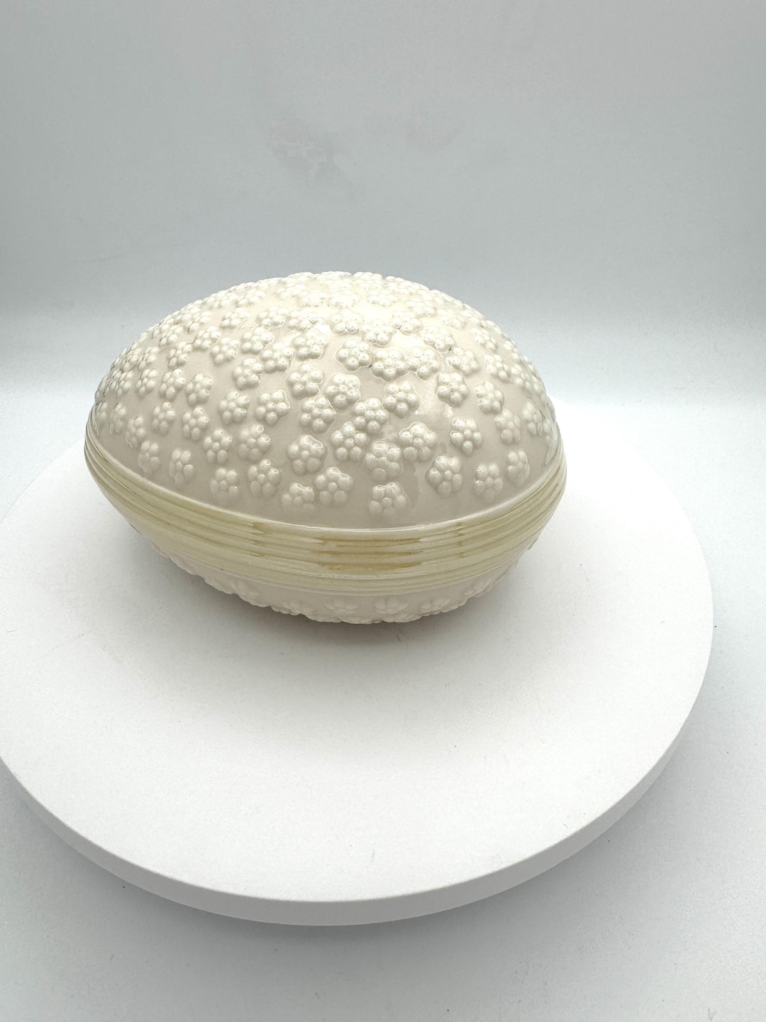 Belleek Ireland Porcelain Egg – Sixth Mark (1965–1980) – Basket Weave ...