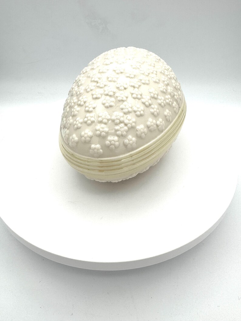 Belleek Ireland Porcelain Egg – Sixth Mark (1965–1980) – Basket Weave ...