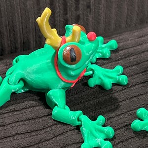 Articulated Raindeer Tree Frogs - Etsy