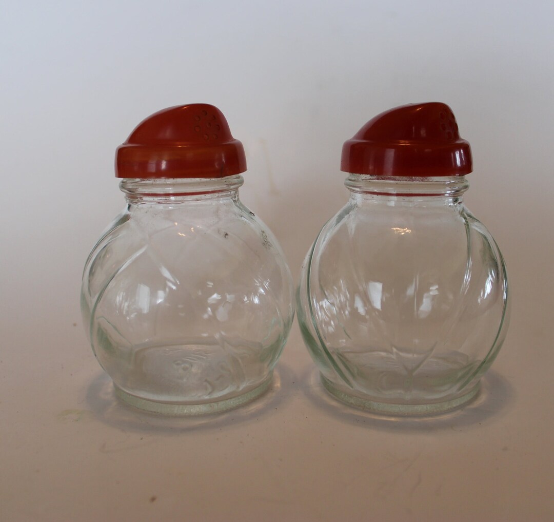 Vintage Anchor Hocking Salt & Pepper Shakers, Red Tops, #5108 K-2-16 - Etsy