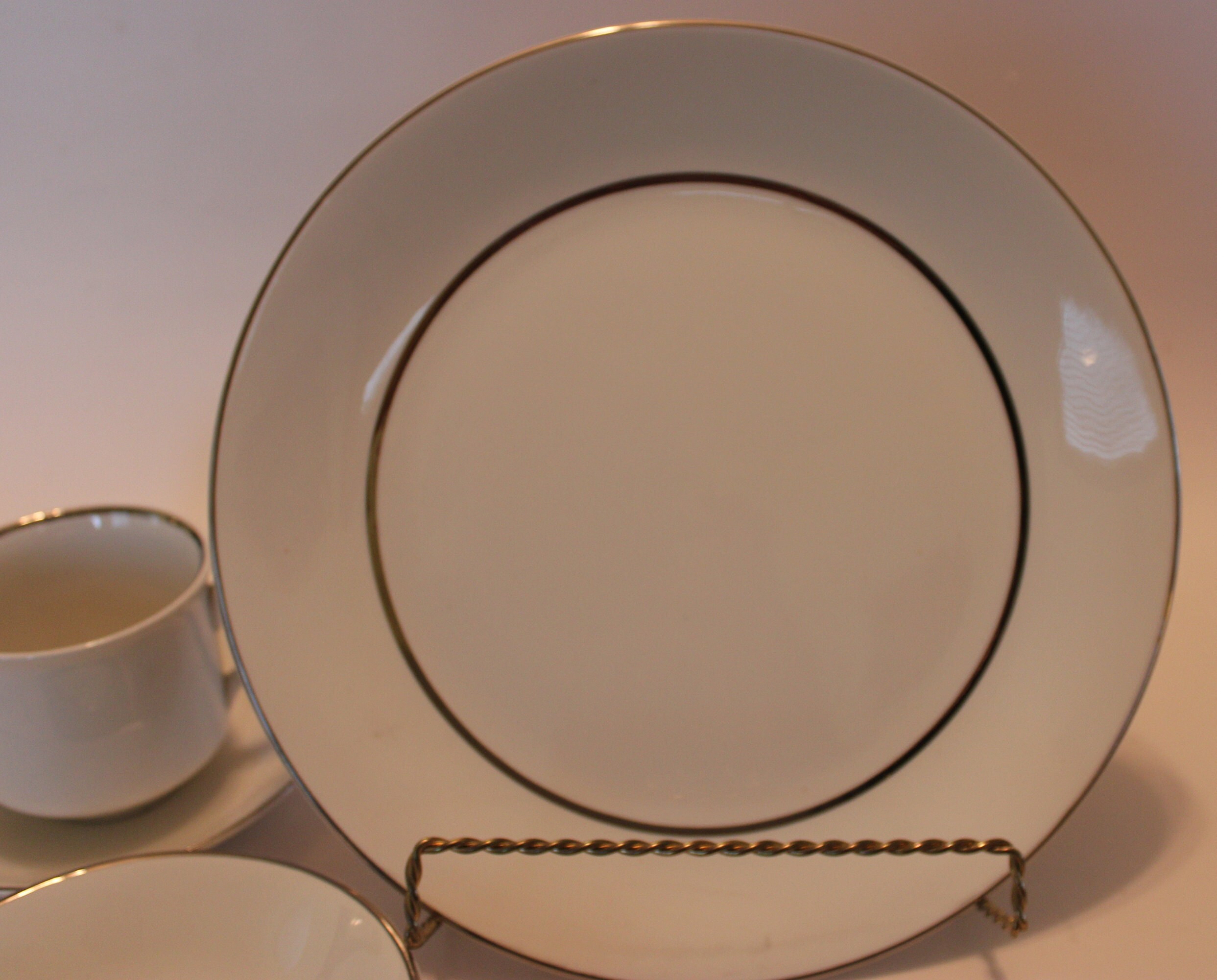 Beautiful Salem Dinnerware Boxed Set of Four Items - Cup Saucer, Small ...