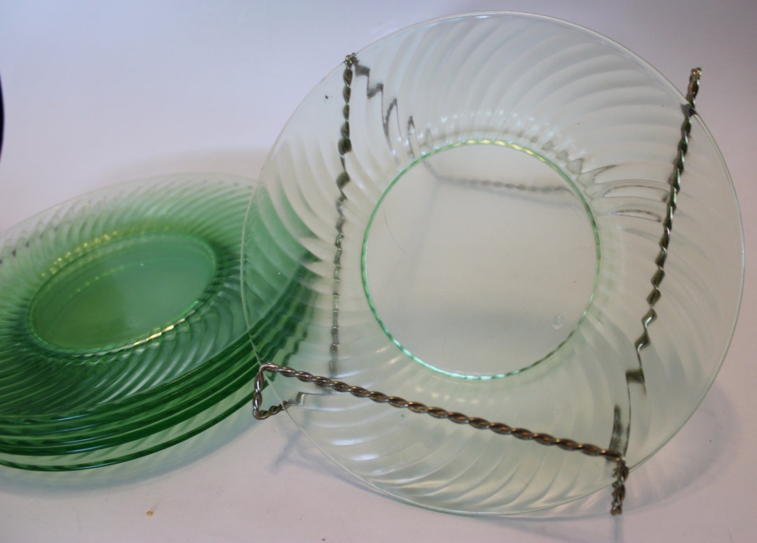 Set of Six Vintage Pyrex Green Glass Salad Dishes, the Famous Swirl ...
