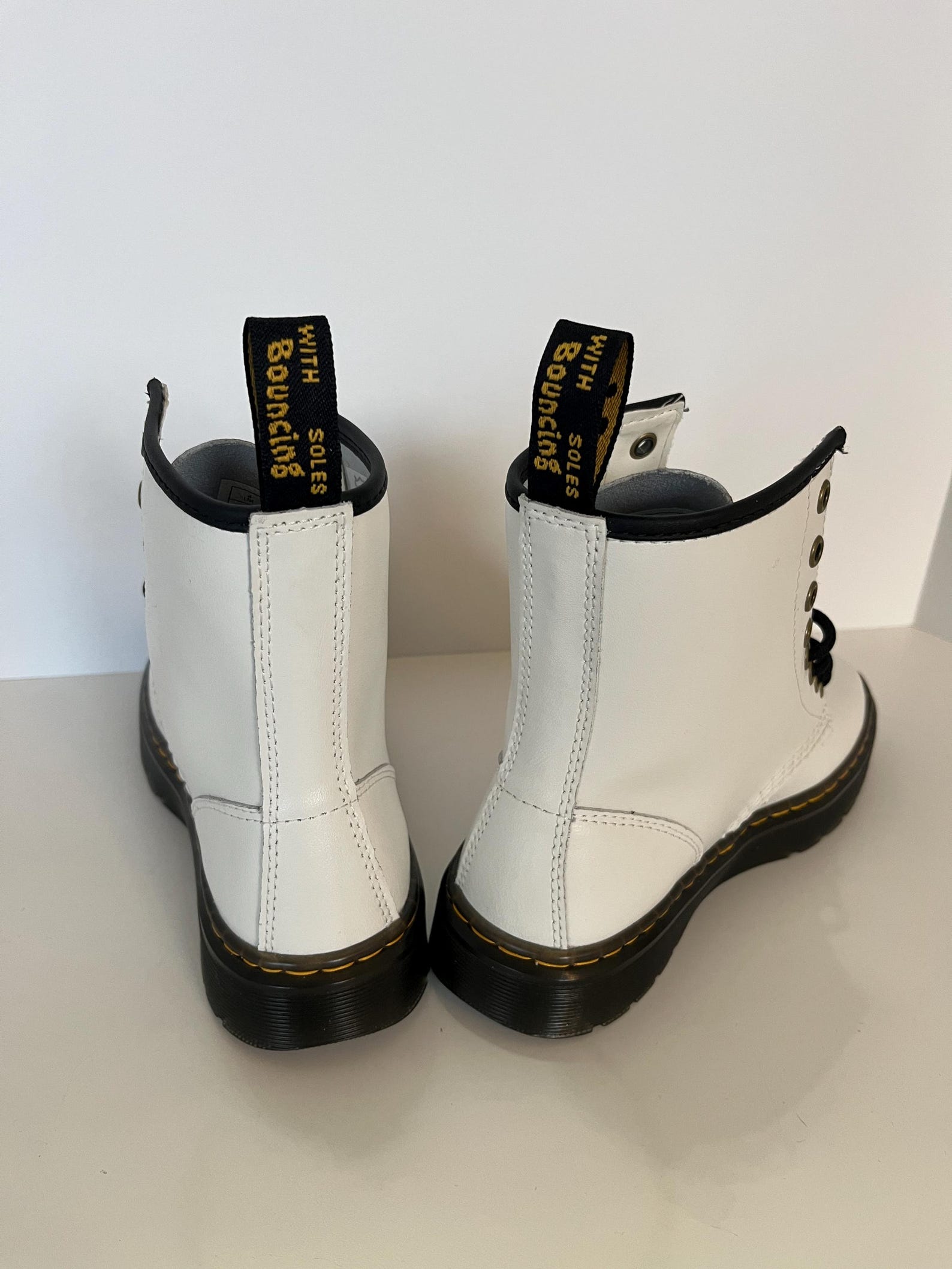 White Leather Doc Marten Boots Brand New/zavala Airwair Bouncing Soles ...