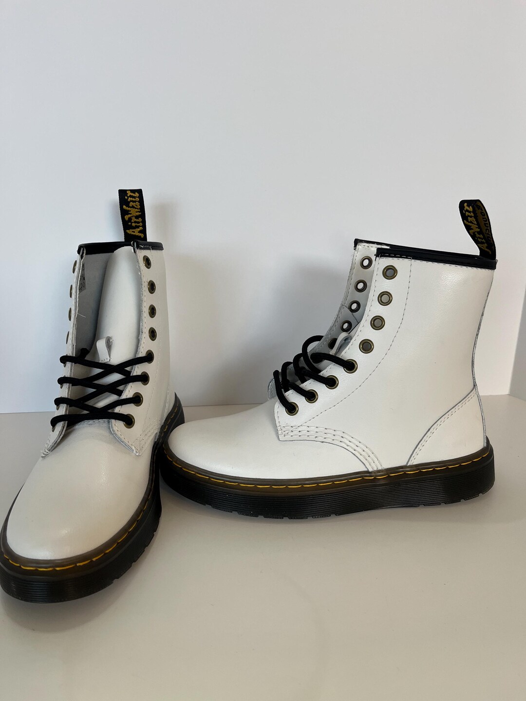 White Leather Doc Marten Boots Brand New/zavala Airwair Bouncing Soles ...