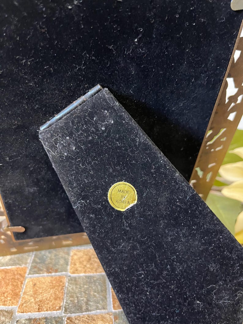 Picture Frame Brass Gold Toned Metal Frame Floral Design Desktop Gold ...