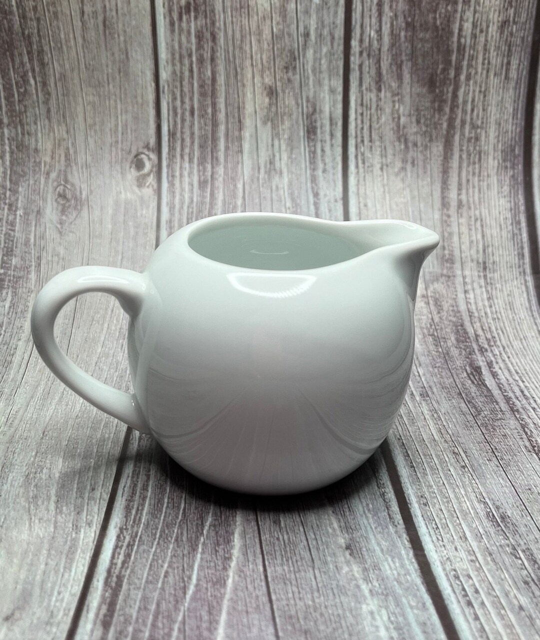 B.I.A Cordon Bleu Creamer in Classic White 6 Oz Cute Round Creamers ...