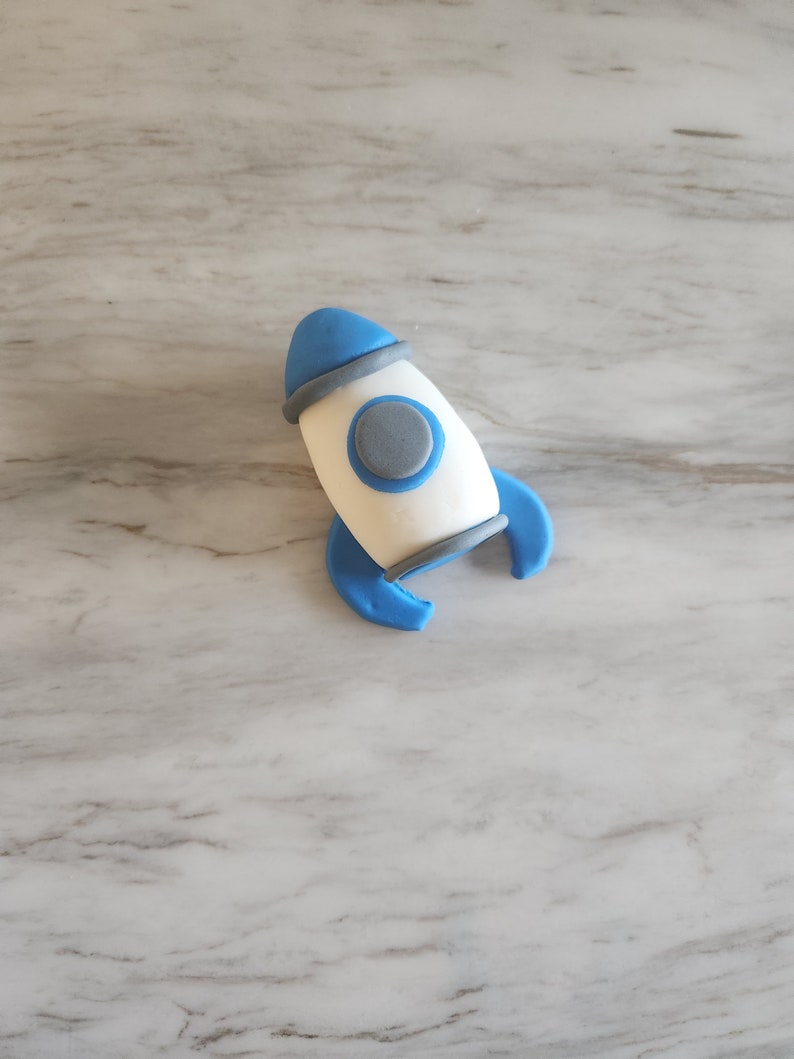 Astronaut and Rocketship Fondant Cake Topper, Space Party, Astronaut ...