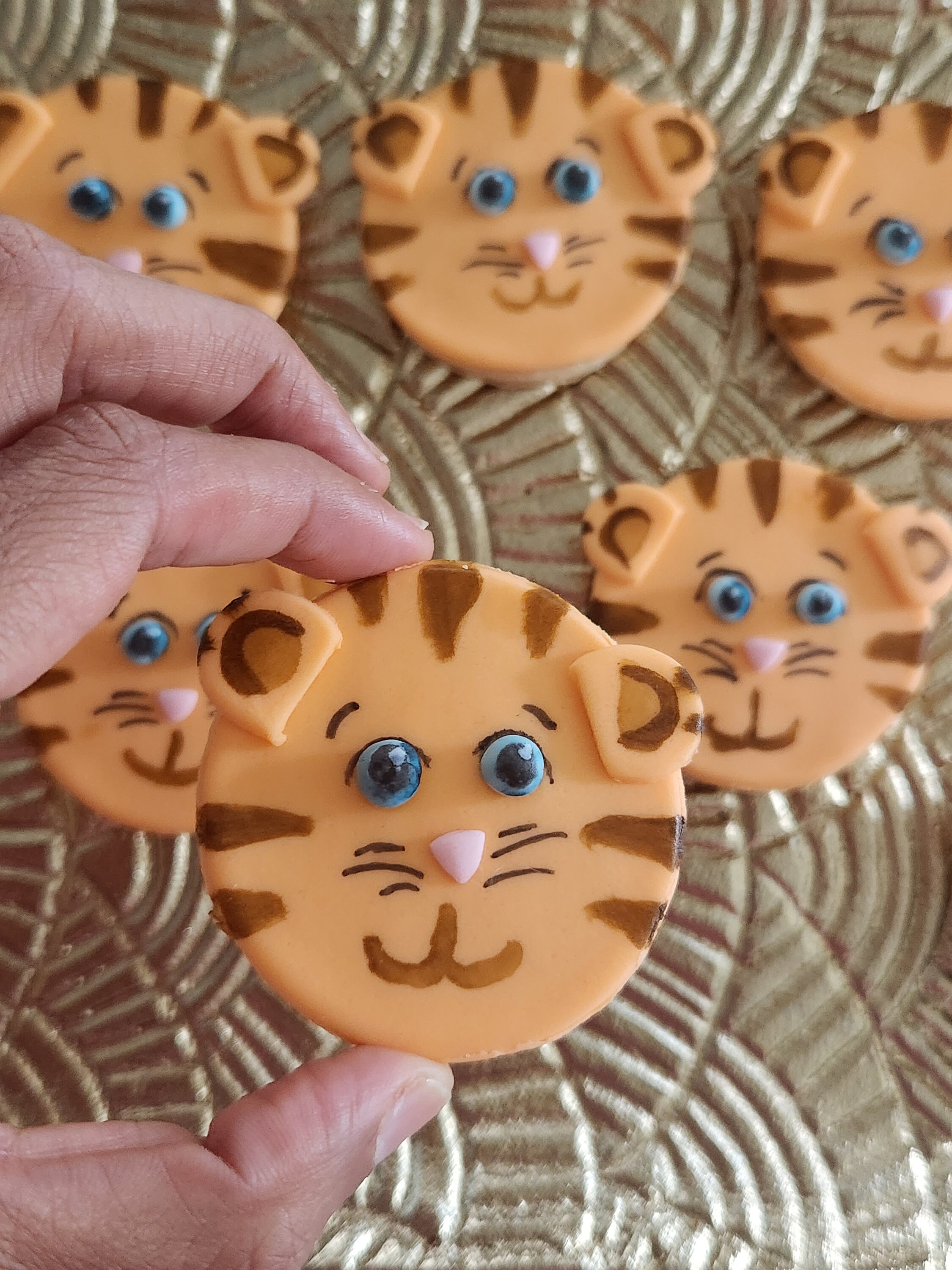 Tiger Cookies, Baby Tiger Face Cookies, Daniel Tiger Cookies, Tiger ...