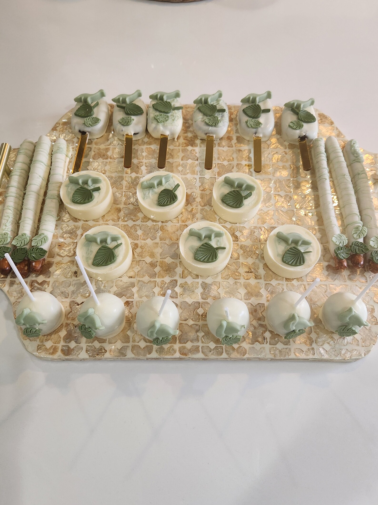 Dinosaur Chocolate Covered Oreos, Dino Chocolate Covered Oreos, Dino ...