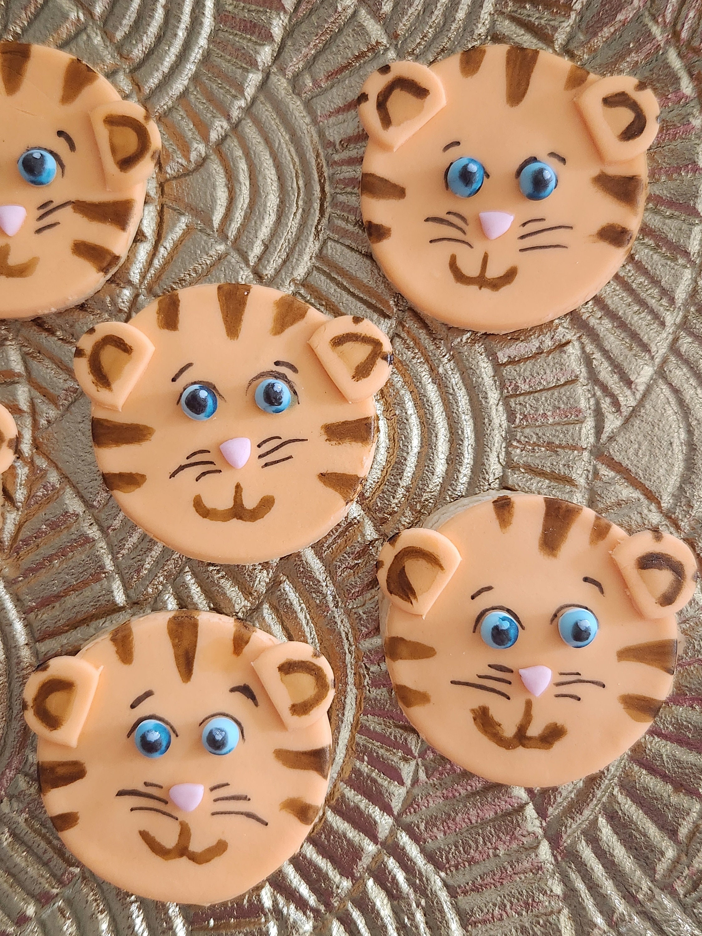 Tiger Cookies, Baby Tiger Face Cookies, Daniel Tiger Cookies, Tiger ...