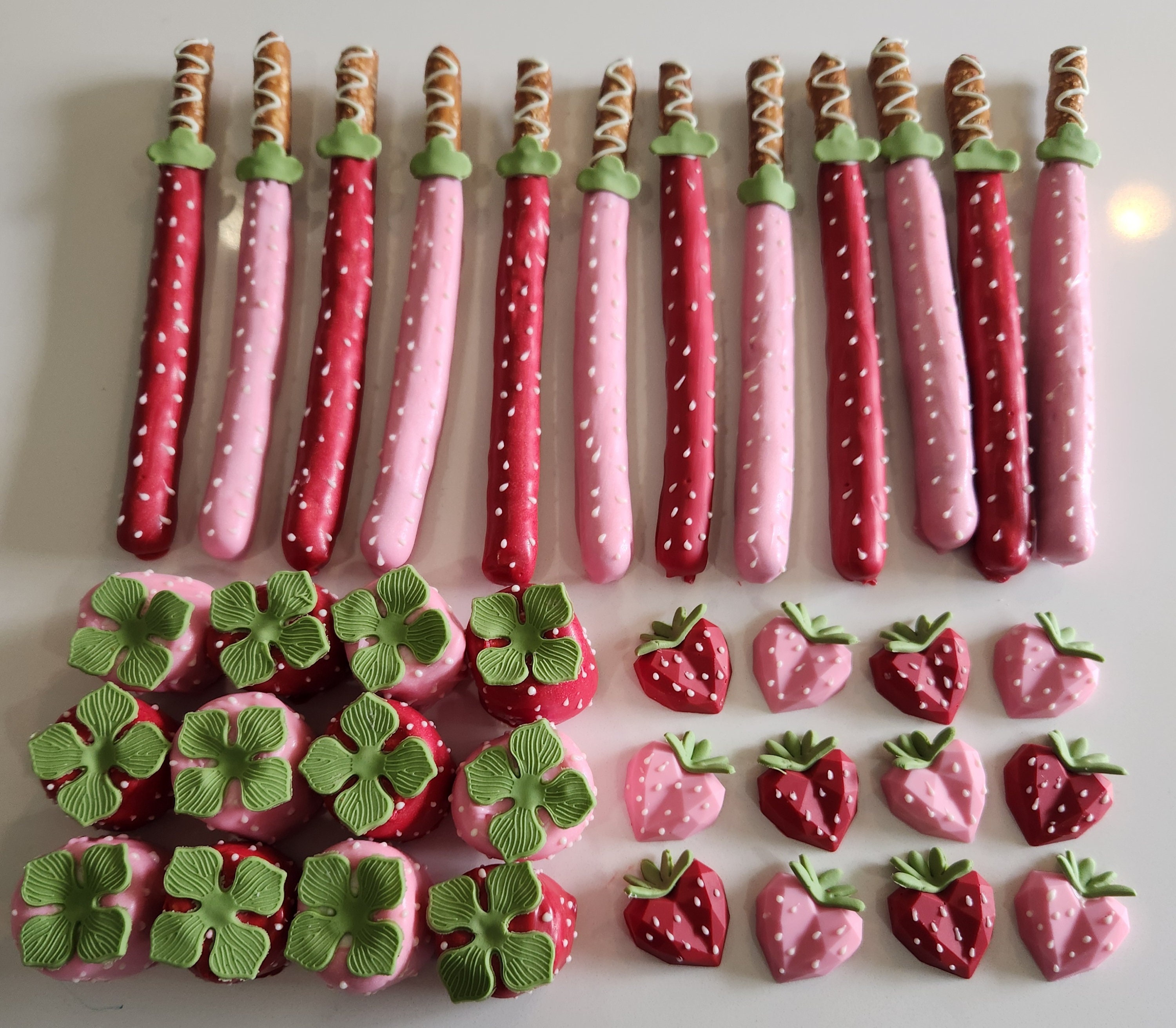 Strawberry Chocolate Covered Oreos, Berry Sweet Themed Chocolate ...