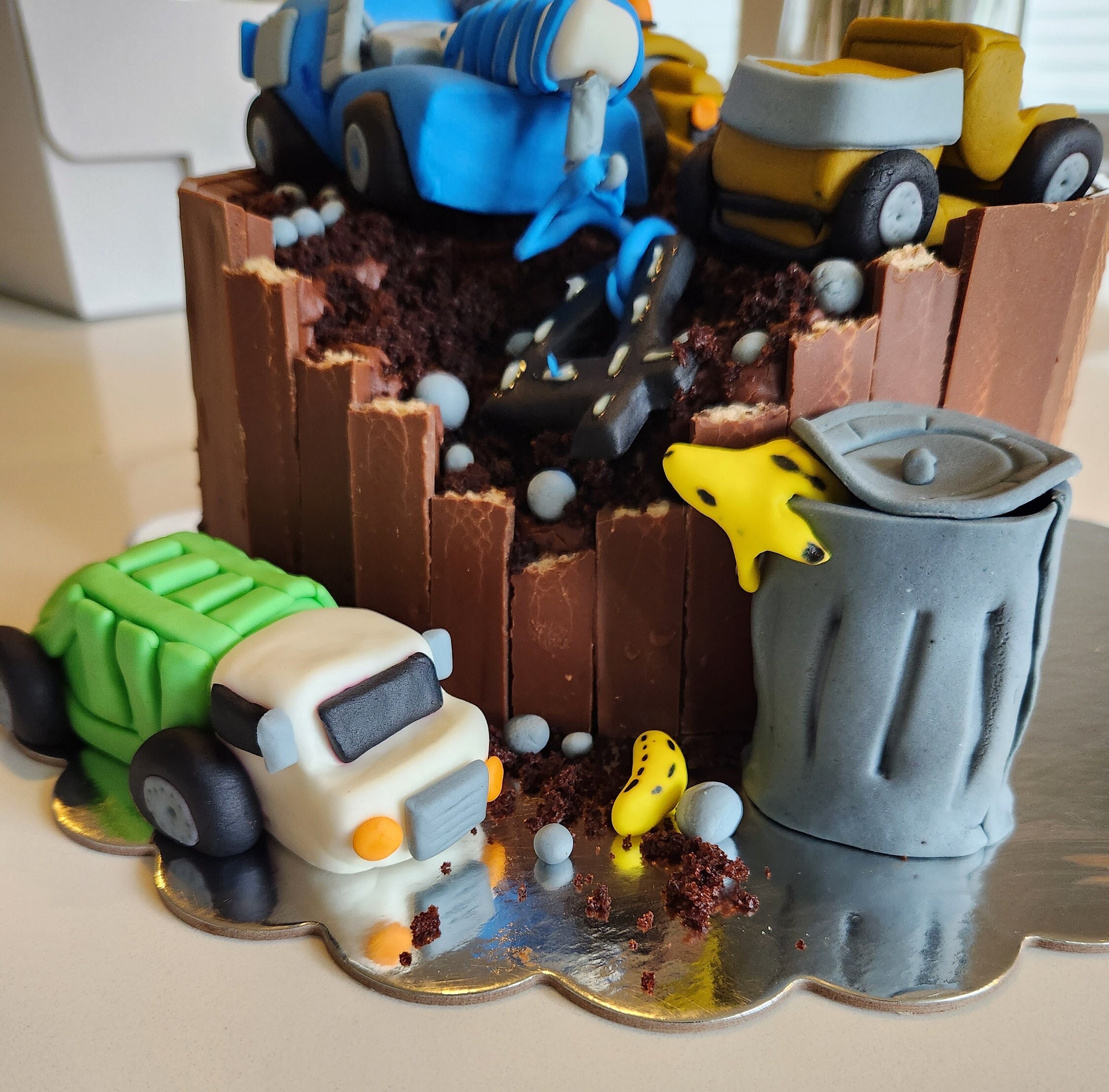 Fondant Excavator, Dump Truck,rubble, Tow Truck, Garbage Truck and ...