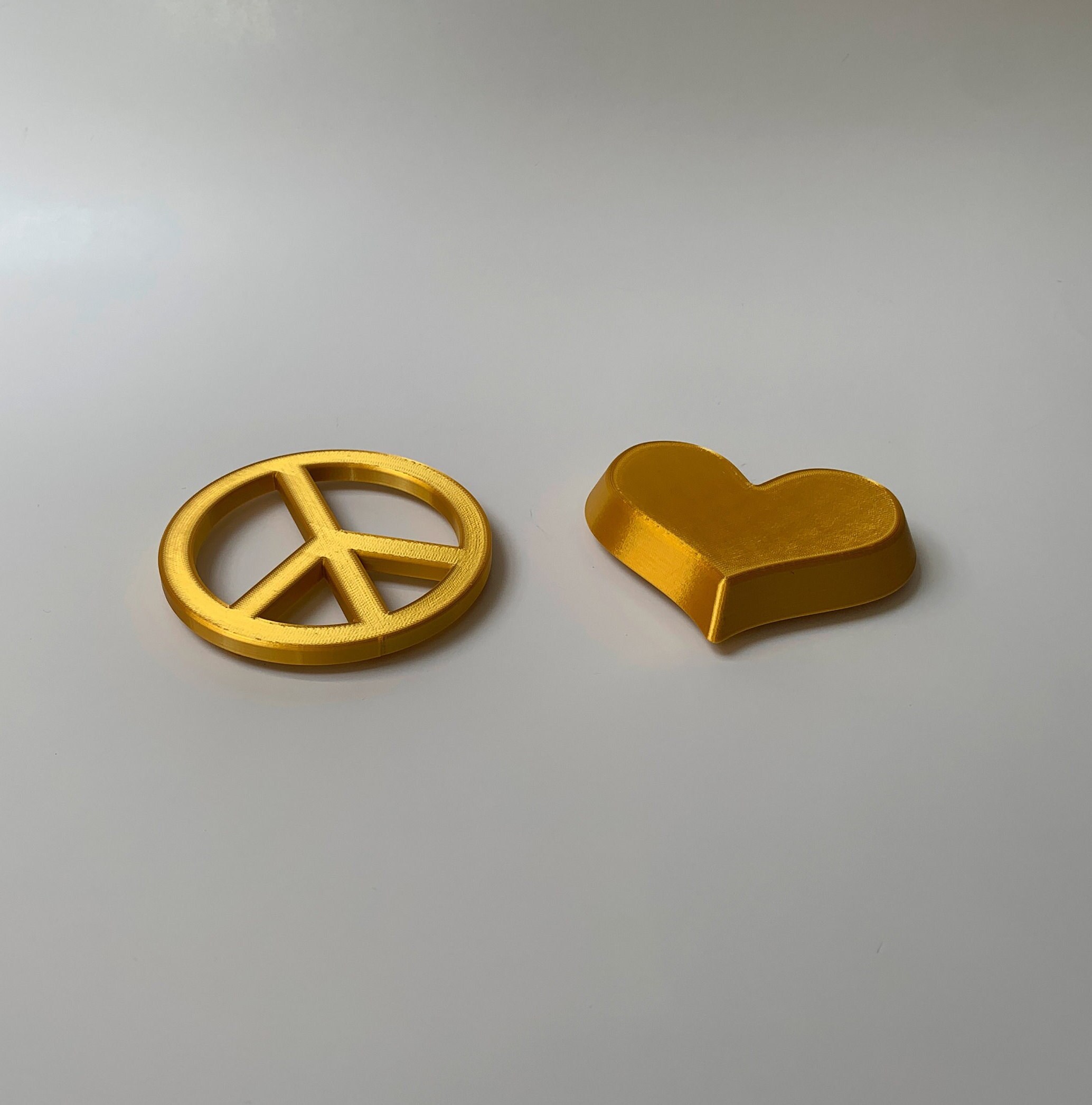 3d-printed Heart and Peace Sign Ornaments for Cosplayers - Etsy