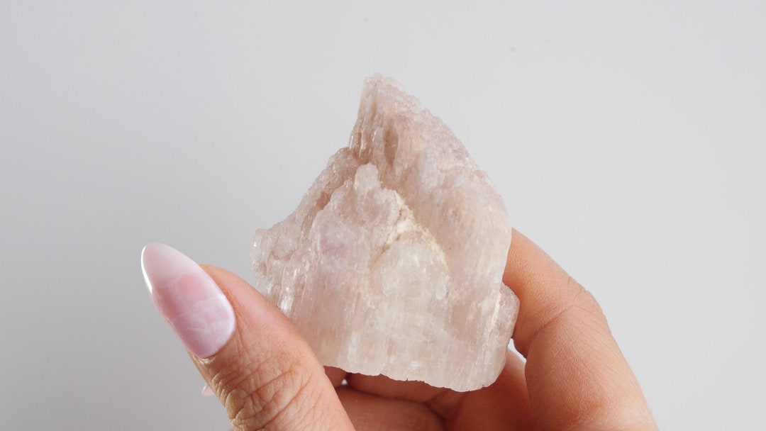Large Raw Spodumene Kunzite Crystal. This 2.89 Oz Spodumene Has a Light ...