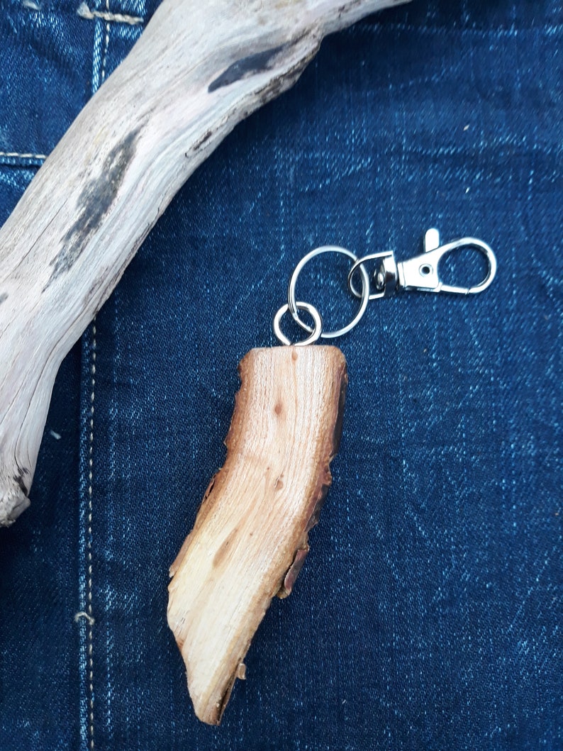 Key Ring Hand Made Carved Driftwood/wood Key Ring. Beautiful and ...