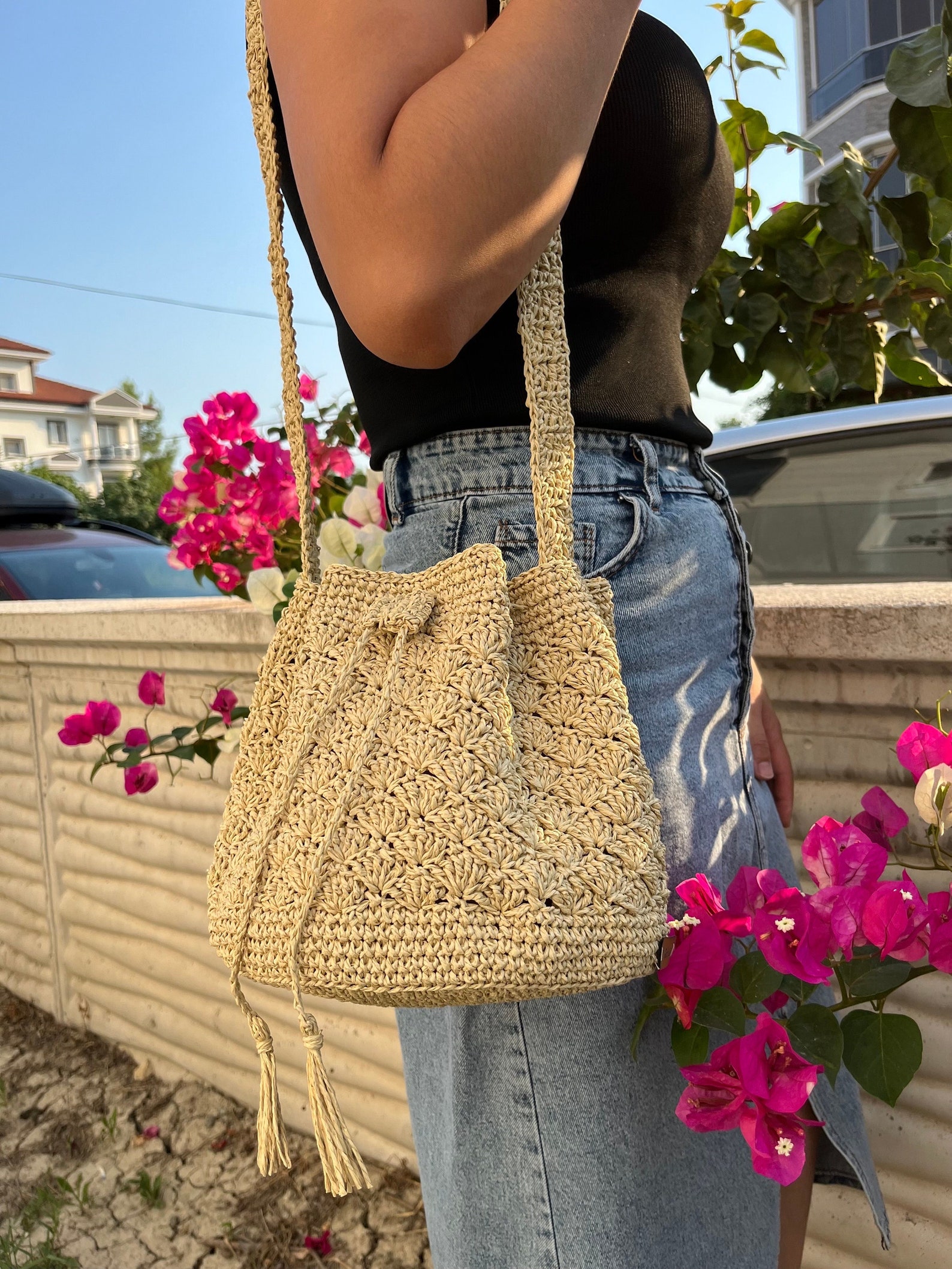 Crochet Raffia Drawstring Bag, Natural Raffia Yarn Crochet Bucket Bag ...