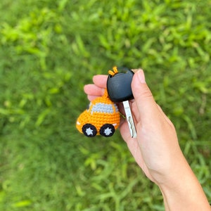 Crochet Car Keychain Pattern: Amigurumi Lightning Mcqueen (english ...